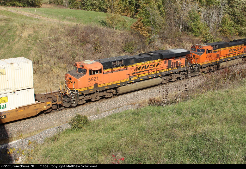 BNSF 5921